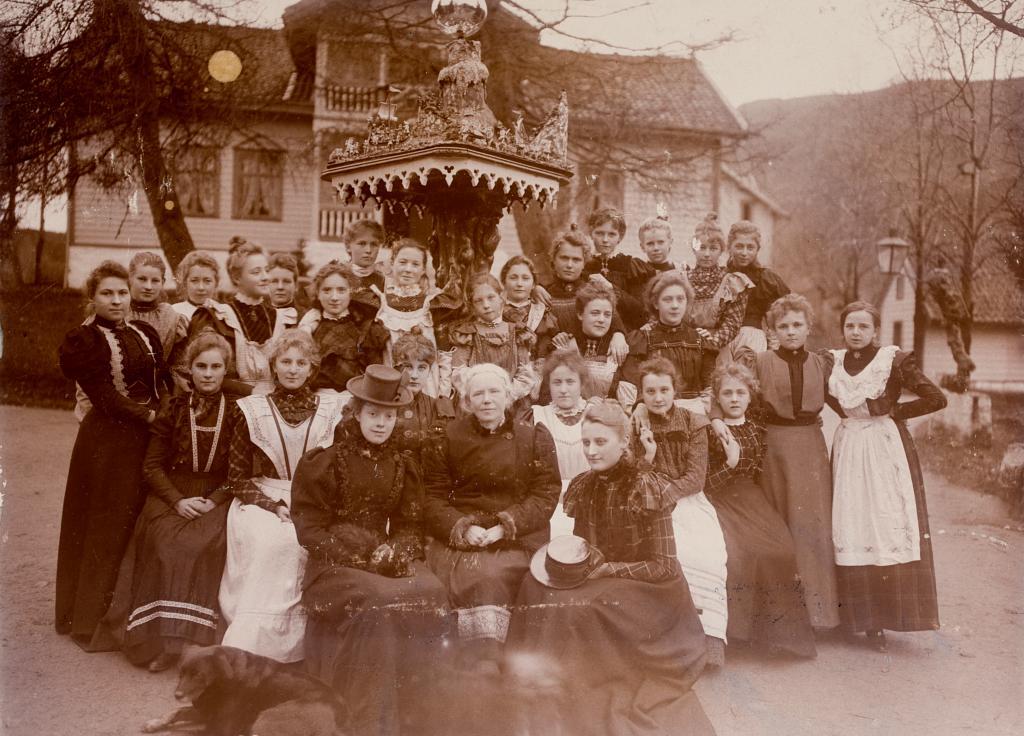 Stiftingsmøte for Nikka Vonen-venelag - Jakob Sande - senter for ...